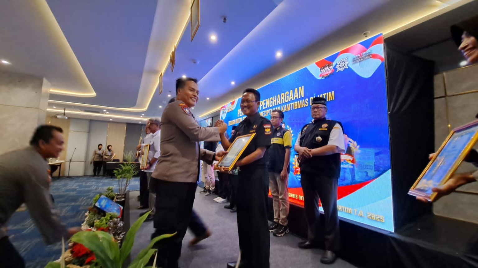Homepage - SENKOM JAWA TIMUR